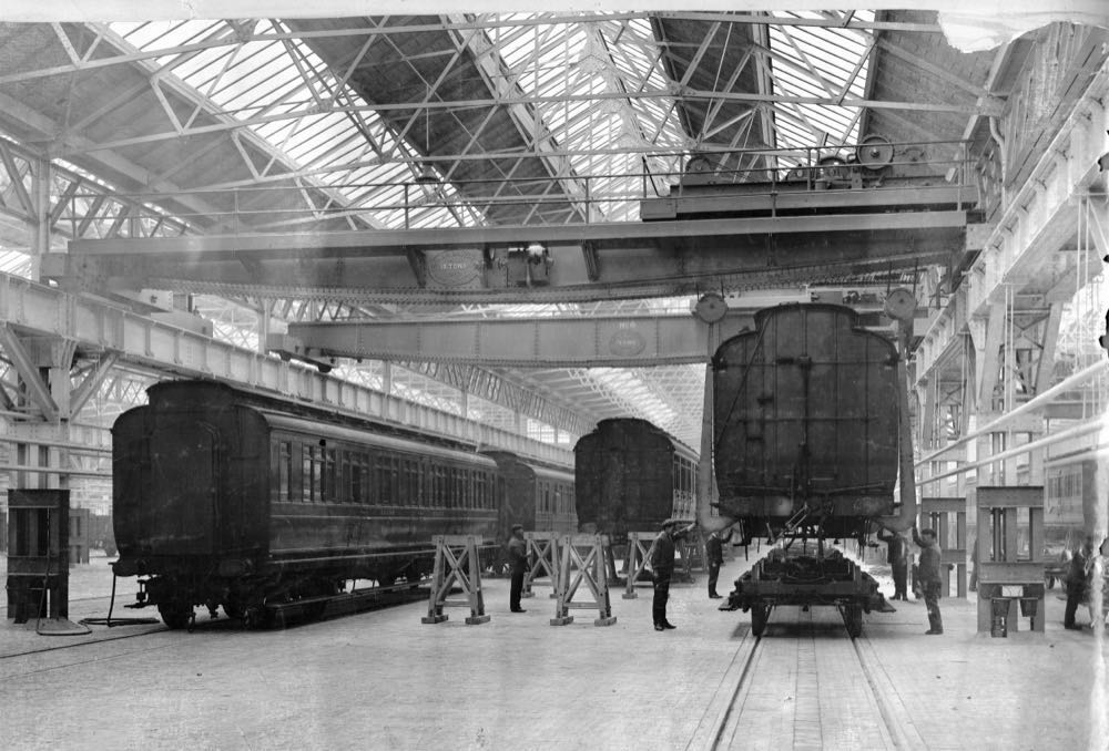 Clayton Clerestory coaches - arrangement of end steps? - UK Prototype ...